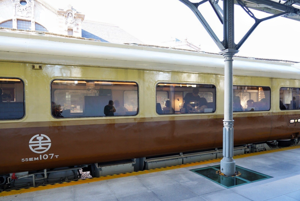 臺中驛鐵道文化園區｜免費景點！文青小旅市集、復古車廂咖啡Mamonaku Cafe @艾瑪 吃喝玩樂札記